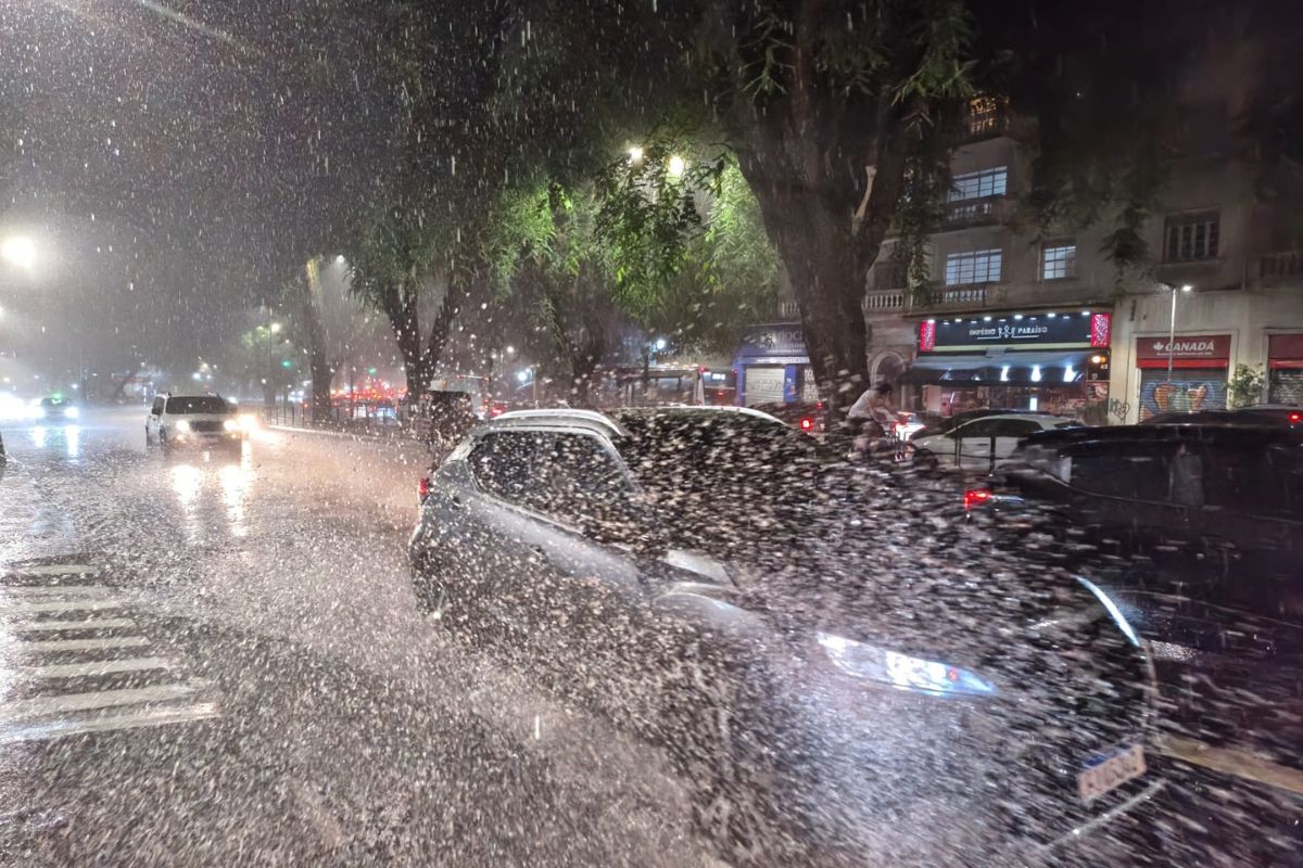 São Paulo se prepara para uma quarta-feira de chuva intensa e queda de ...